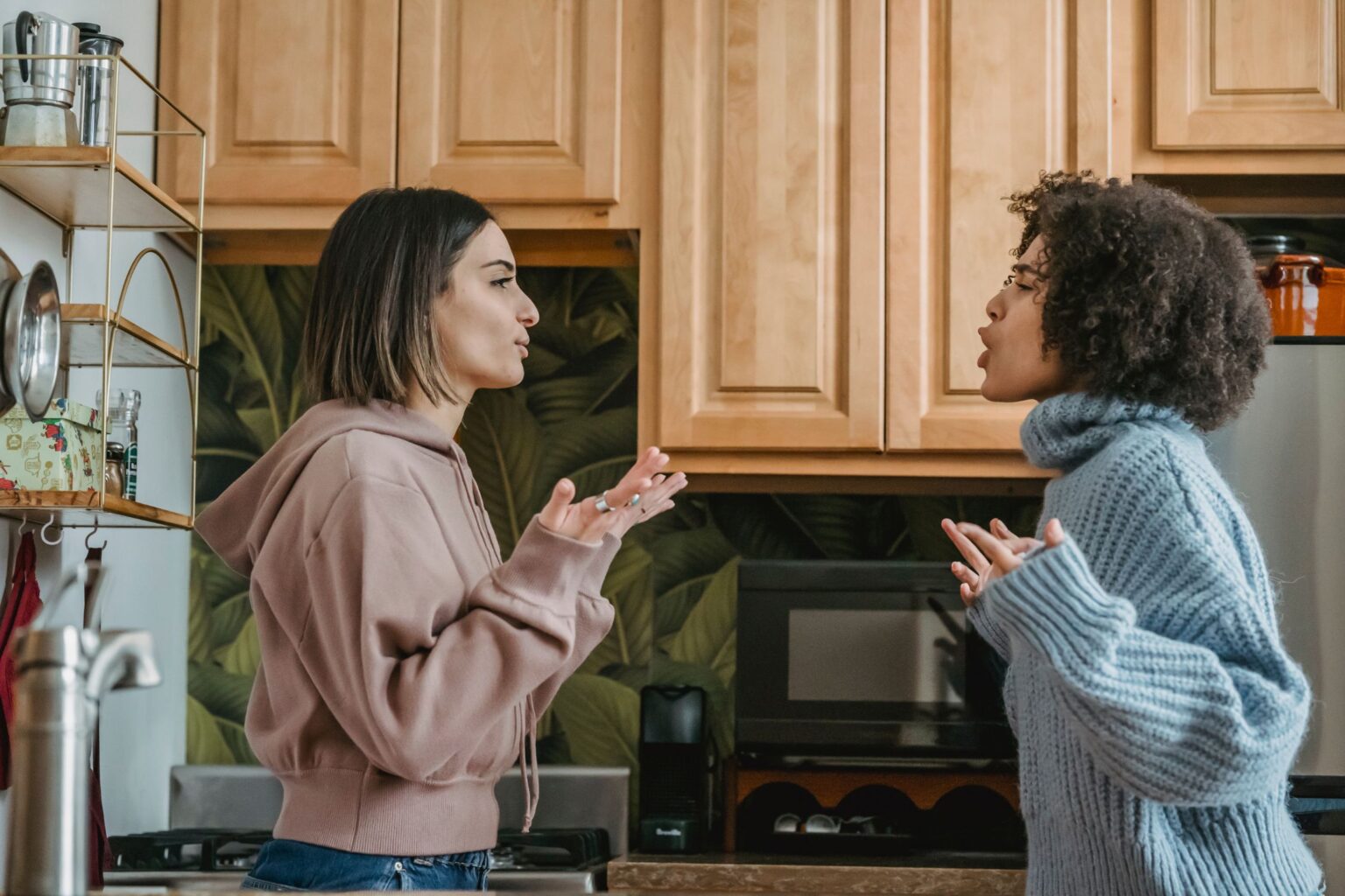 Navigating Anger in Friendships: Healthy vs Unhealthy Ways ...